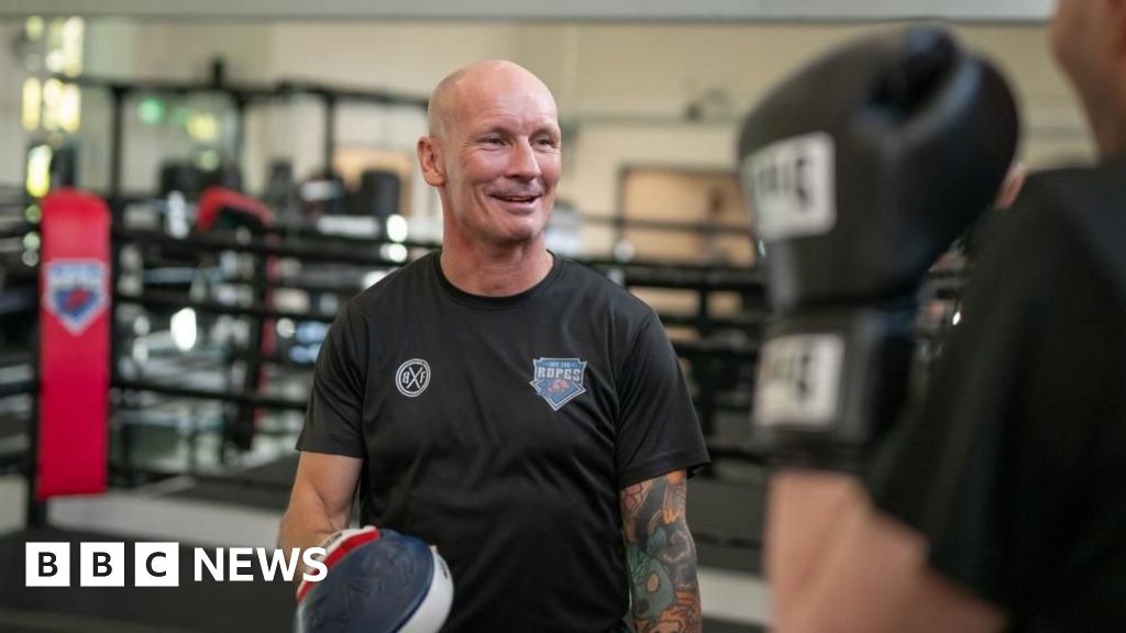 NHS opens boxing gym at Goldie Leigh in Abbey Wood - Behavioral ...